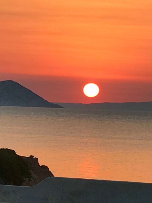 ΜΟΝΑΔΙΚΟ ΟΙΚΟΠΕΔΟ ΣΤΗΝ ΑΙΓΙΝΑ ΔΙΠΛΑ ΣΤΗΝ ΘΑΛΑΣΣΑ