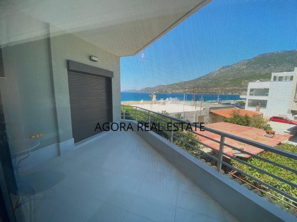 ΠΩΛΕΙΤΑΙ ΥΠΕΡΠΟΛΥΤΕΛΕΣ ΠΑΡΑΘΑΛΑΣΣΙΟ ΔΙΑΜΕΡΙΣΜΑ 140ΤΜ ΣΤΟ ΛΟΥΤΡΑΚΙ.