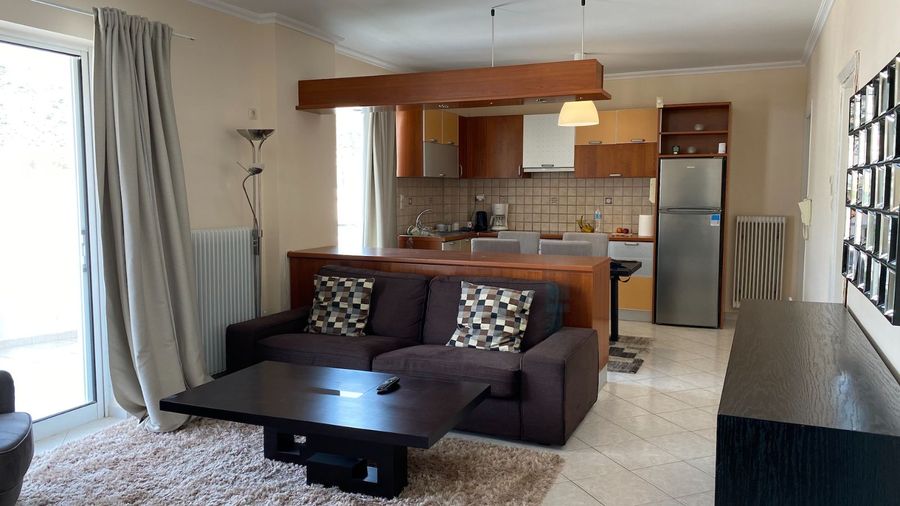 ΟΡΟΦΟΔΙΑΜΕΡΙΣΜΑ ΣΤΗΝ ΑΝΩ ΓΛΥΦΑΔΑ ΜΕ ΑΠΟΚΛΕΙΣΤΙΚΗ ΧΡΗΣΗ ΤΑΡΑΤΣΑΣ