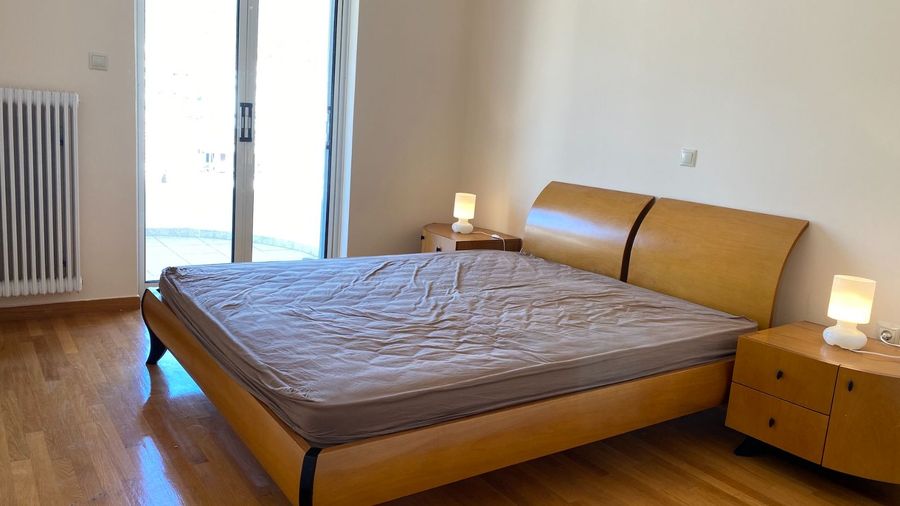 ΟΡΟΦΟΔΙΑΜΕΡΙΣΜΑ ΣΤΗΝ ΑΝΩ ΓΛΥΦΑΔΑ ΜΕ ΑΠΟΚΛΕΙΣΤΙΚΗ ΧΡΗΣΗ ΤΑΡΑΤΣΑΣ
