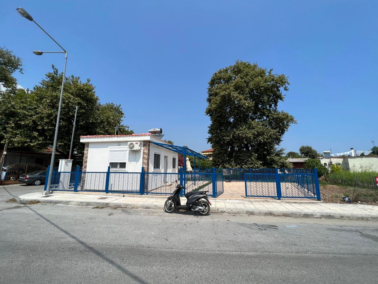Μονοκατοικια προς πωληση στην παραλια της Λεπτοκαρυας