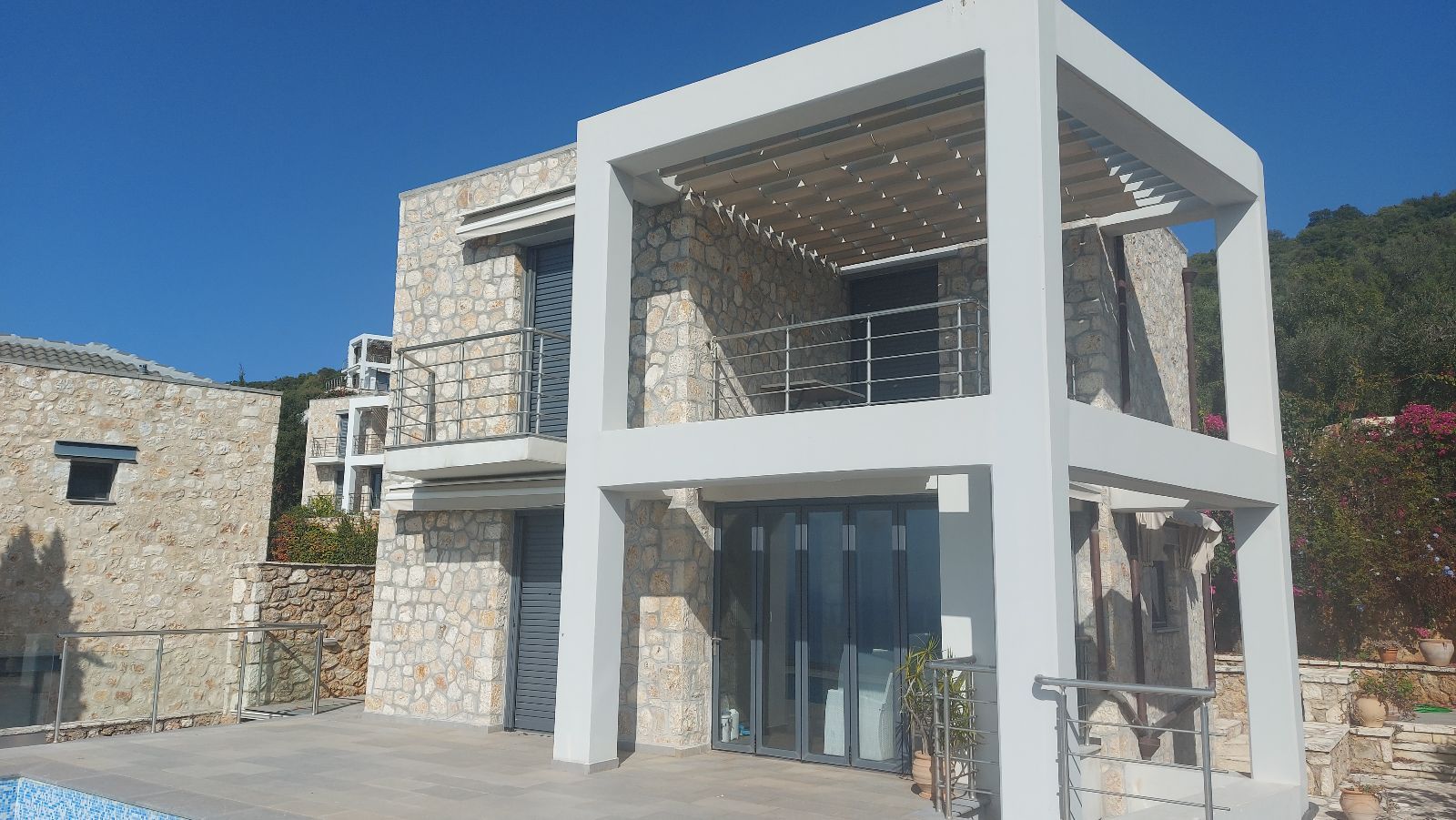 ΠΟΛΥΤΕΛΗΣ ΒΙΛΑ 130 ΤΜ ΣΥΒΟΤΑ