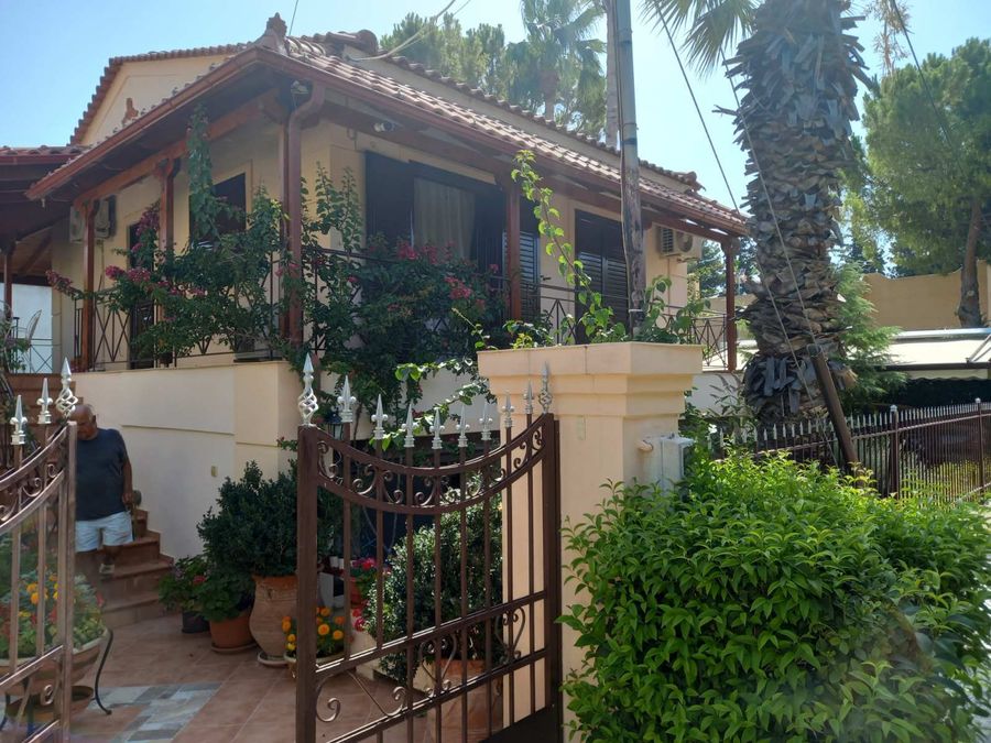 Detached House for sale Paralia Avlidas (Avlida)