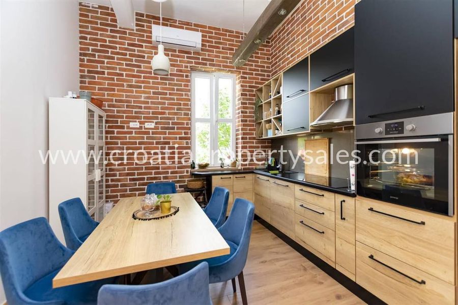 Stan na prodaju, 78m2, 320.000€ - Omiš | Indomio.hr