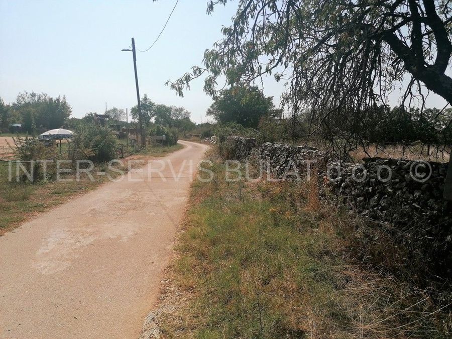 Građevinsko zemljište 1107m² na prodaju, Unešić, Gornje Planjane ...