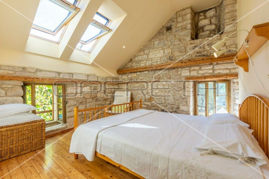 House 127m² for sale, Split-Dalmatia, Vis - Listing 13997633 | Crozilla