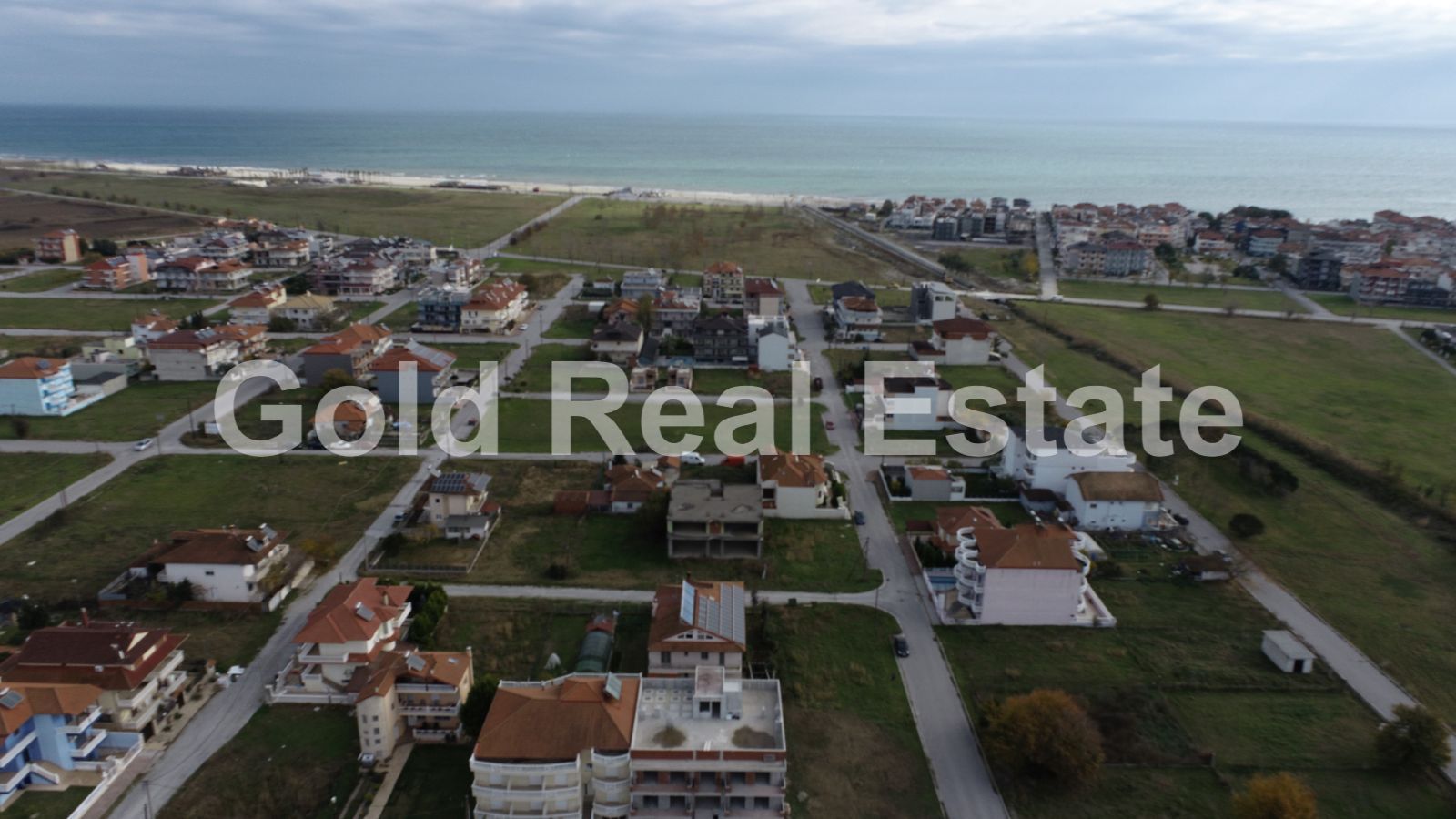 Хотел за продажба Kallithea (Paralia) - Незавършена сграда от помещения ...