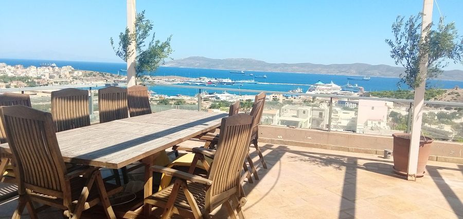 ΛΑΥΡΙΟ ΝΕΑΠΟΛΗ ΡΕΤΙΡΕ ΜΕ ΑΠΕΡΙΟΡΙΣΤΗ ΘΕΑ.