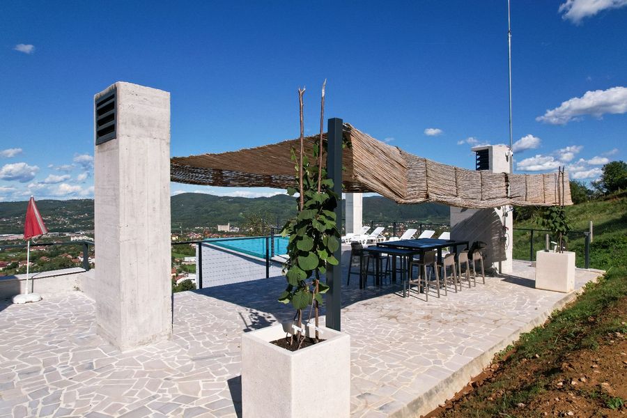 Villa for sale, 417sqm, 3,700,000KM - Starcevica | Indomio.ba