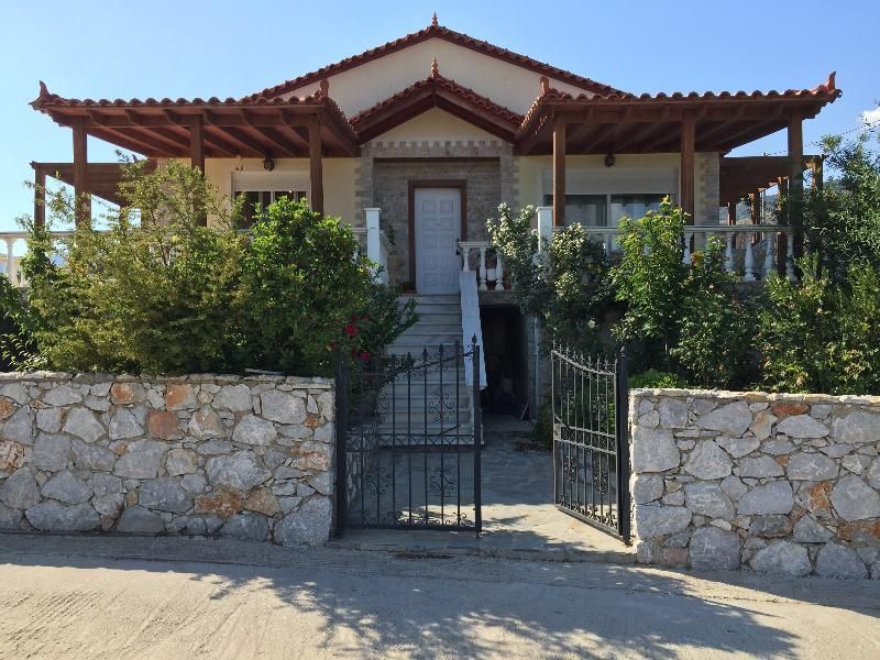 Μονοκατοικία προς πώληση Παράκοιλα (Λέσβος - Καλλονή)